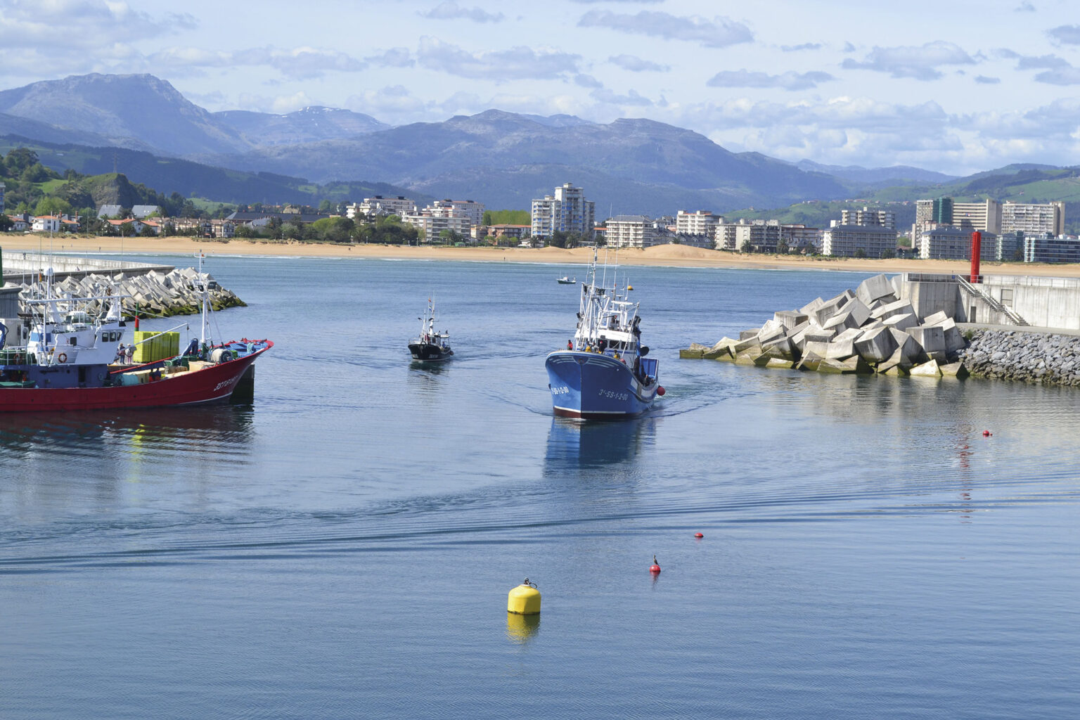 Los ingresos del puerto de Laredo ya superan los gastos - Cantabria ...
